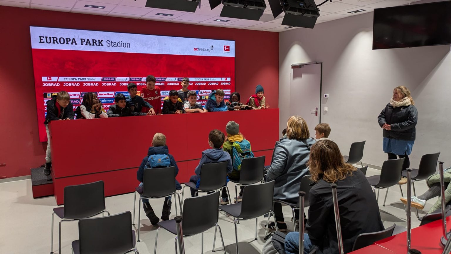 E2 besucht eFootballer des SC Freiburg inkl. Stadionführung - PSV ...